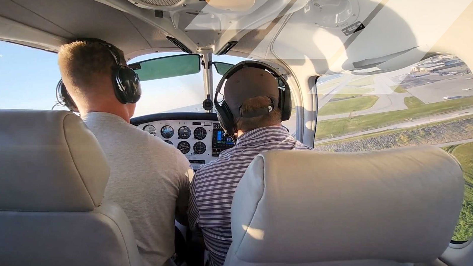 ForeFlight or LogTen Pilot Logbook?